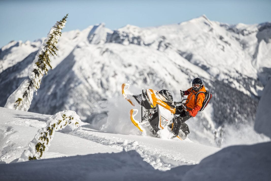 2017 Ski-Doo Summit - 4Ridersmag