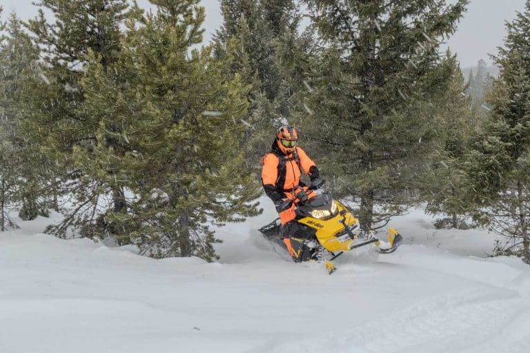 Test: Ski-Doo Summit Neo+ 2025 - 4Ridersmag