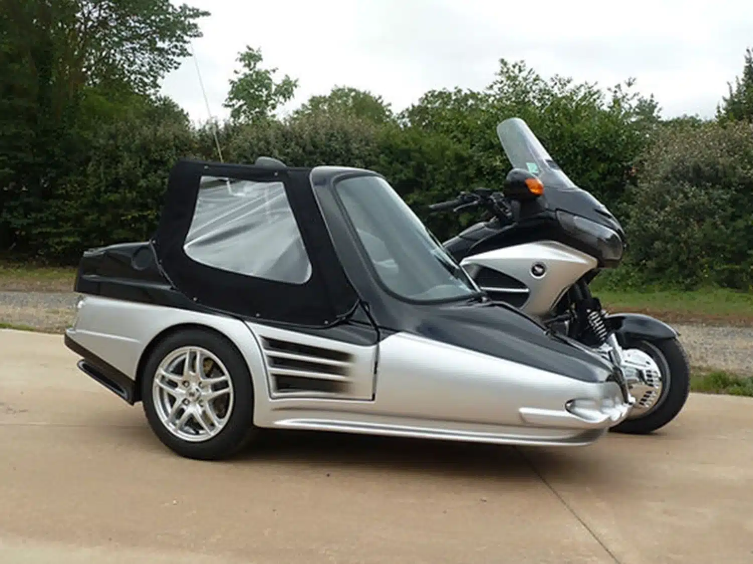 SIDECARS: ADD A WHEEL TO YOUR PASSION - 4Ridersmag