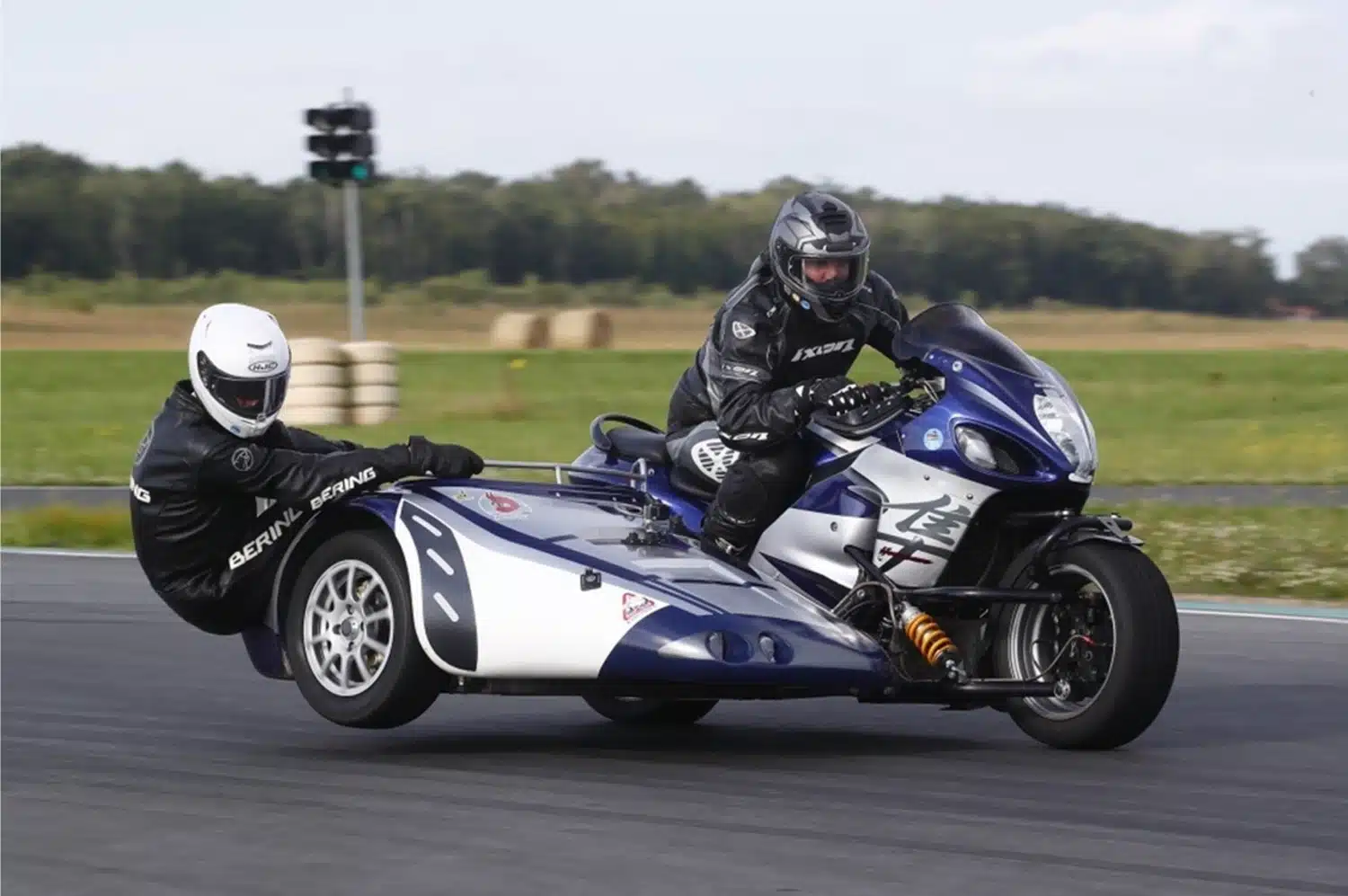 SIDECARS: ADD A WHEEL TO YOUR PASSION - 4Ridersmag