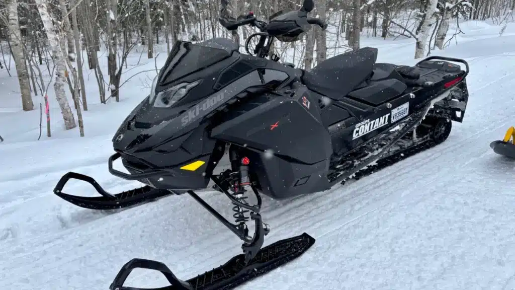 Test of the Ski-Doo Backcountry XRS 850 2026, which refuses to choose ...