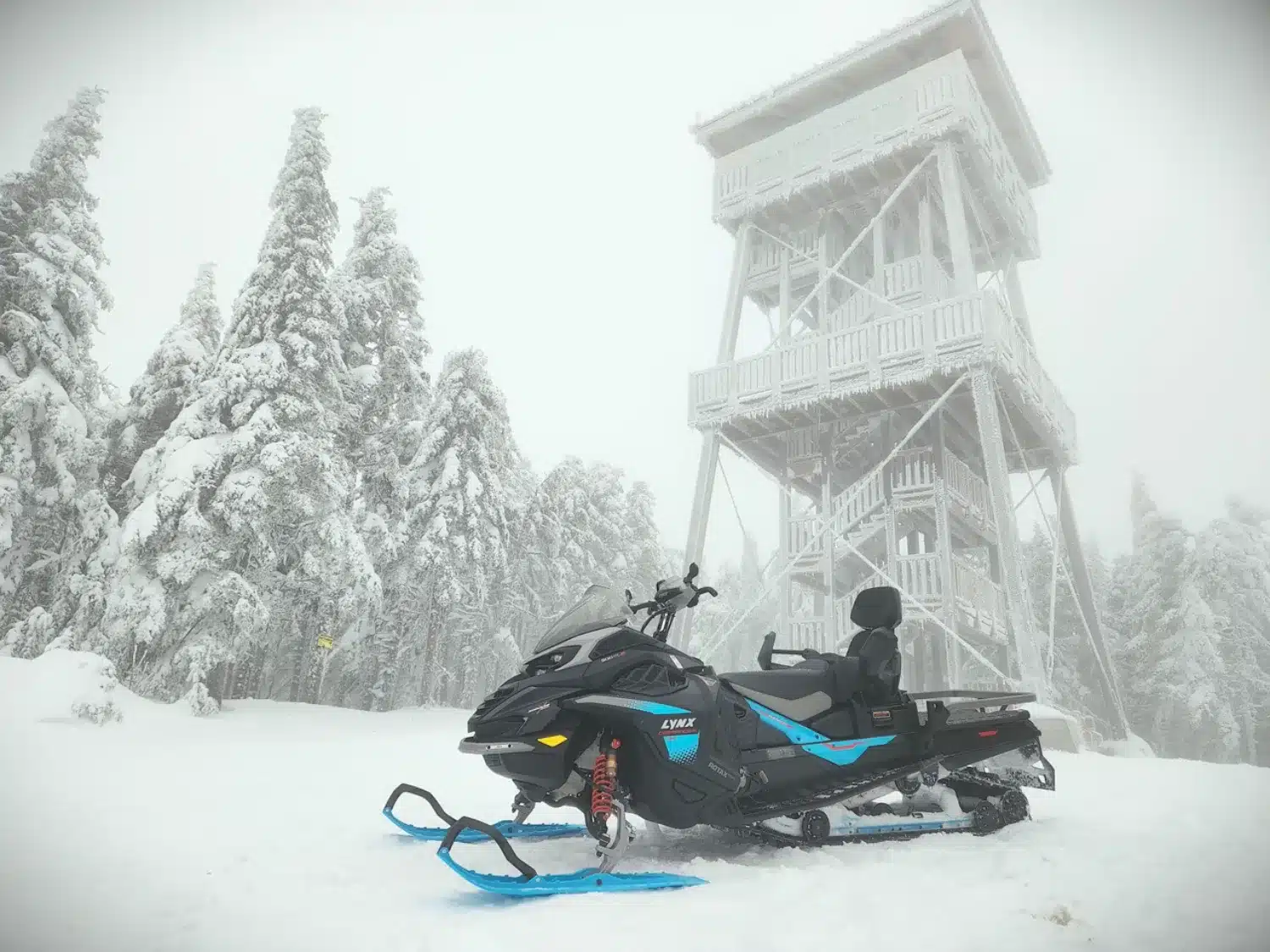 Testing the all-purpose snowmobile... the 2026 LYNX Commander RE ...