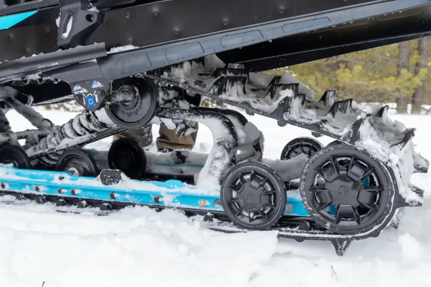 Testing the all-purpose snowmobile... the 2026 LYNX Commander RE ...