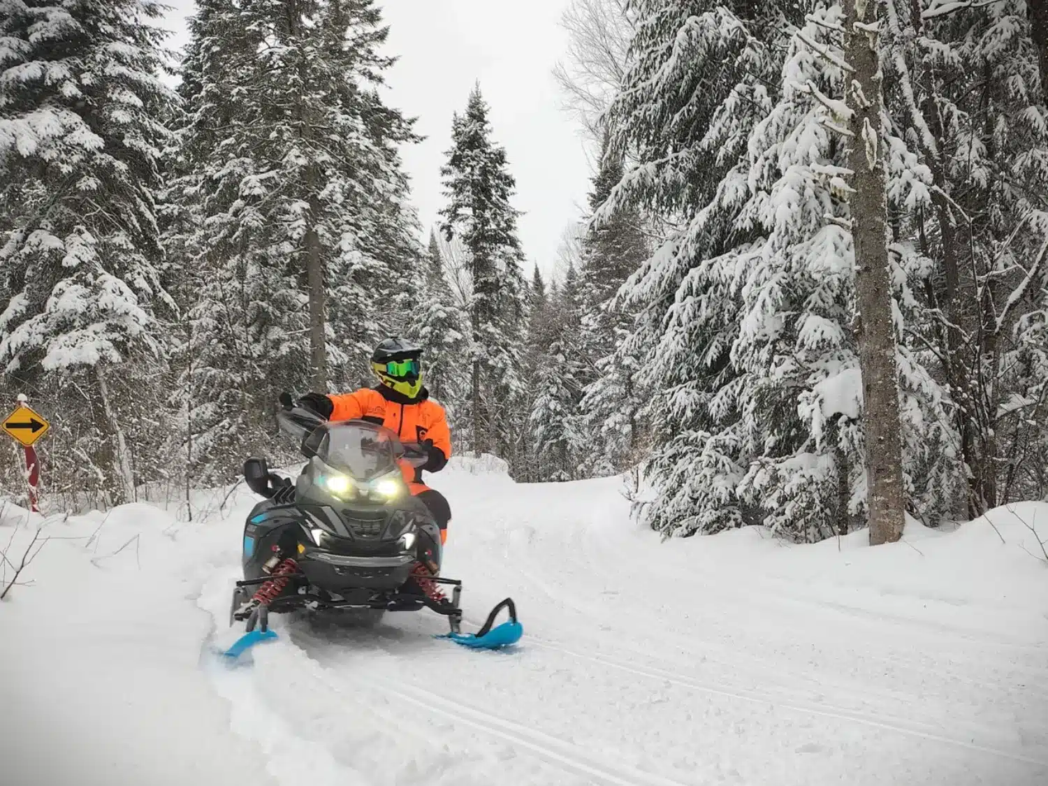 Testing the all-purpose snowmobile... the 2026 LYNX Commander RE ...