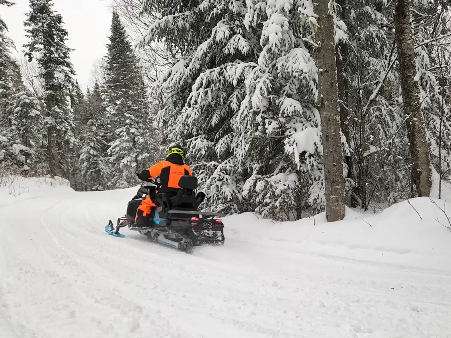 Testing the all-purpose snowmobile... the 2026 LYNX Commander RE ...